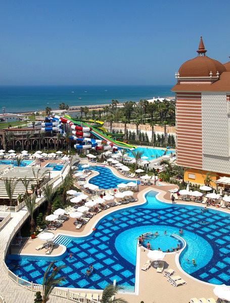 ROYAL ALHAMBRA PALACE | eTravel.cz