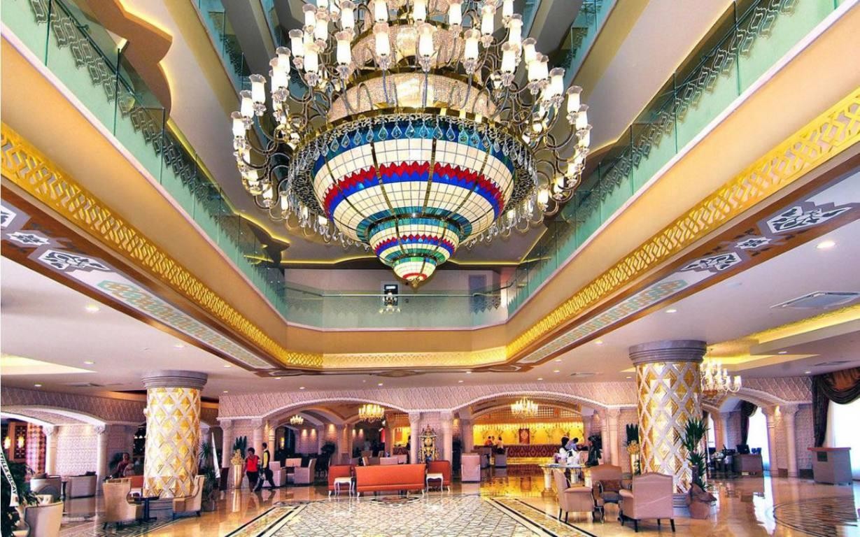 ROYAL ALHAMBRA PALACE | eTravel.cz